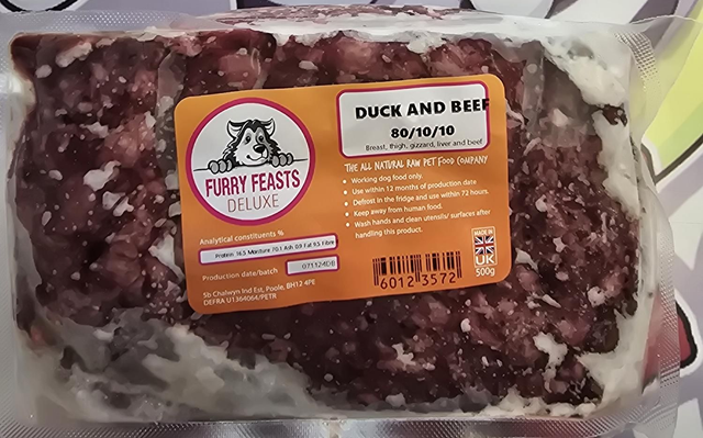 Furry Feasts - Deluxe Duck & Beef 80/10/10 500g | Carniraw Ltd