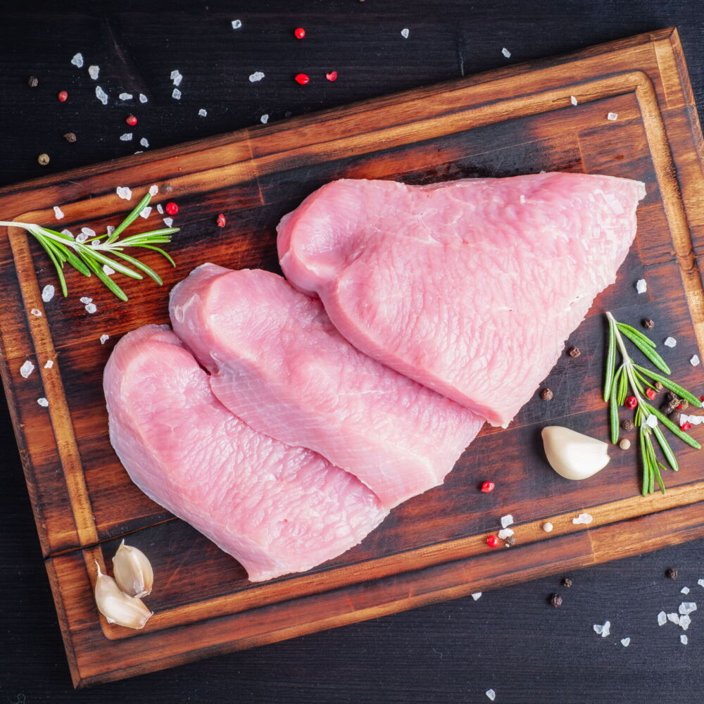 Reggie's - Turkey Breast Chunks 1kg | Carniraw Ltd
